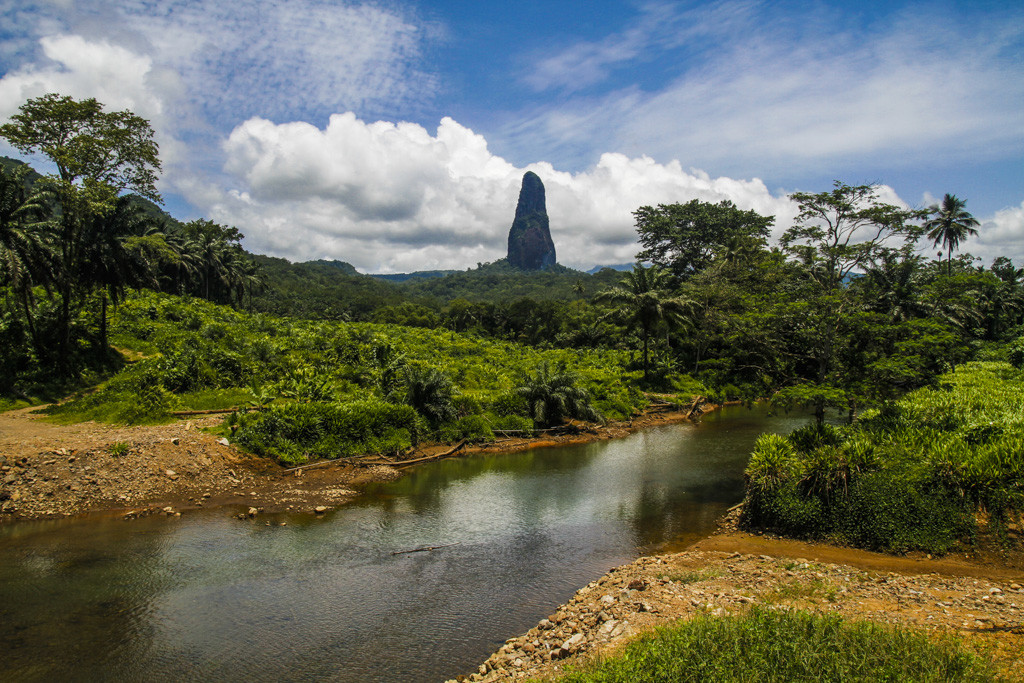 Pico Cão Grande The Needle Shaped Towering Volcanic Plug